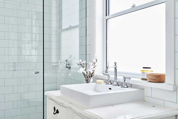 Benefits Of Frameless Shower Enclosures Built By Glass Inc